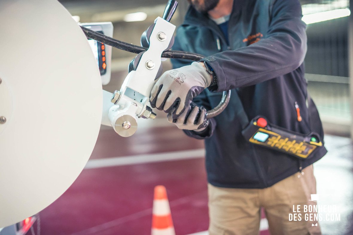 Utiliser un camion hydrocureur pour nettoyer les bassins de dessablage